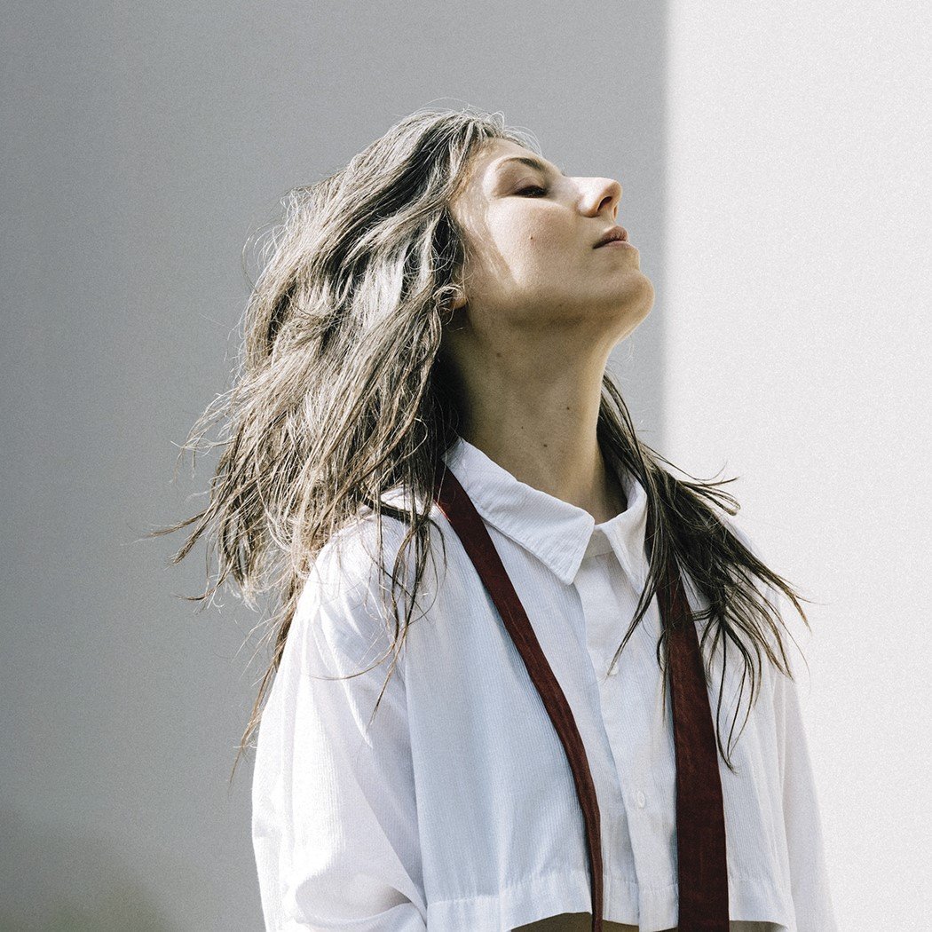 Julia Holter - Spinning - LetrasMz