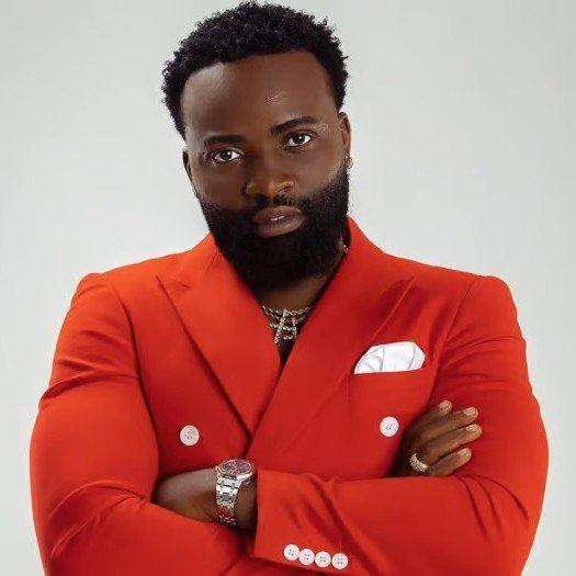 Preto show - Agita feat. Fresh Low, Tsunami - LetrasMz